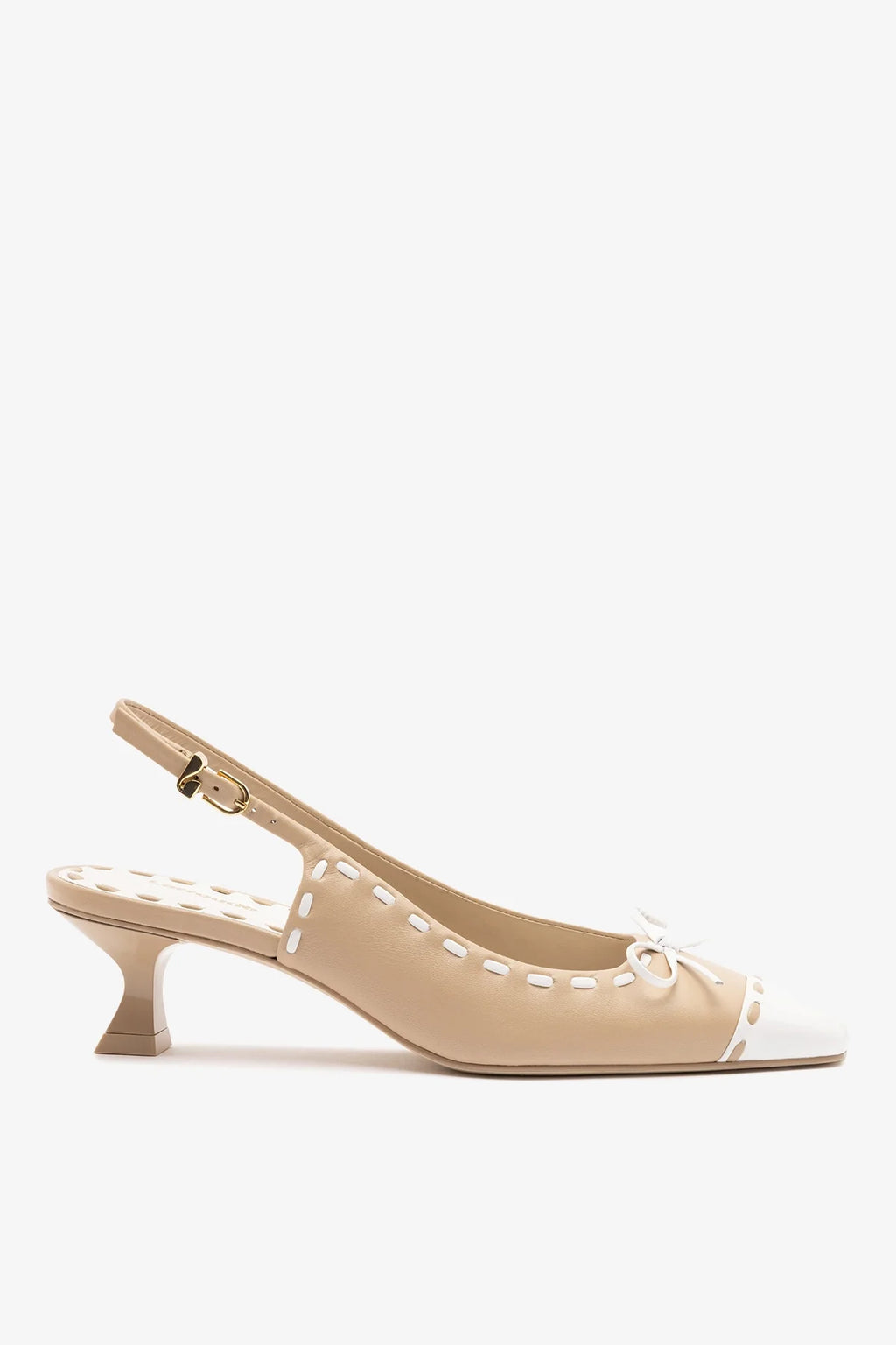 Slingback Salto Fino Jenny Couro Bege e Couro Verniz Branco | Larroudé ...